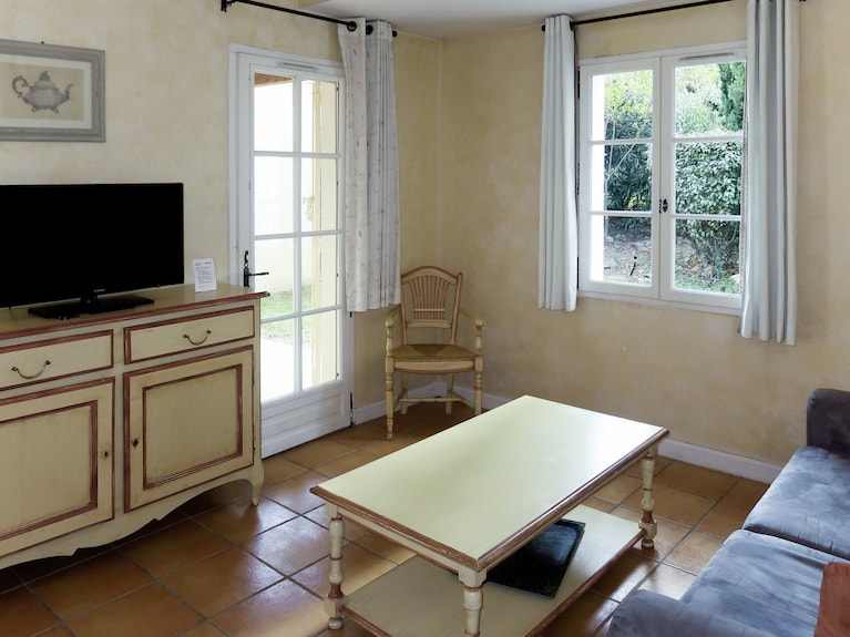 Appartement Dans Une Maison De Vacances Avec Piscine, Climatisation, Wifi, Tv, Patio, Animaux Admis - Fayence
