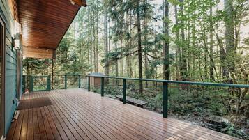 Cabine, 2 quartos, fumadores, pátio | Varanda