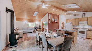 Cabine, 2 quartos, fumadores, pátio | Interior