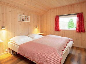 5 quartos, berços/camas para crianças 