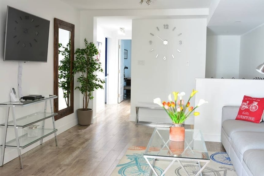 Rooftop Terrace - Mount Royal Views- 4 Bedrooms + 4 Full Bathrooms - Fast Wifi - Montreal