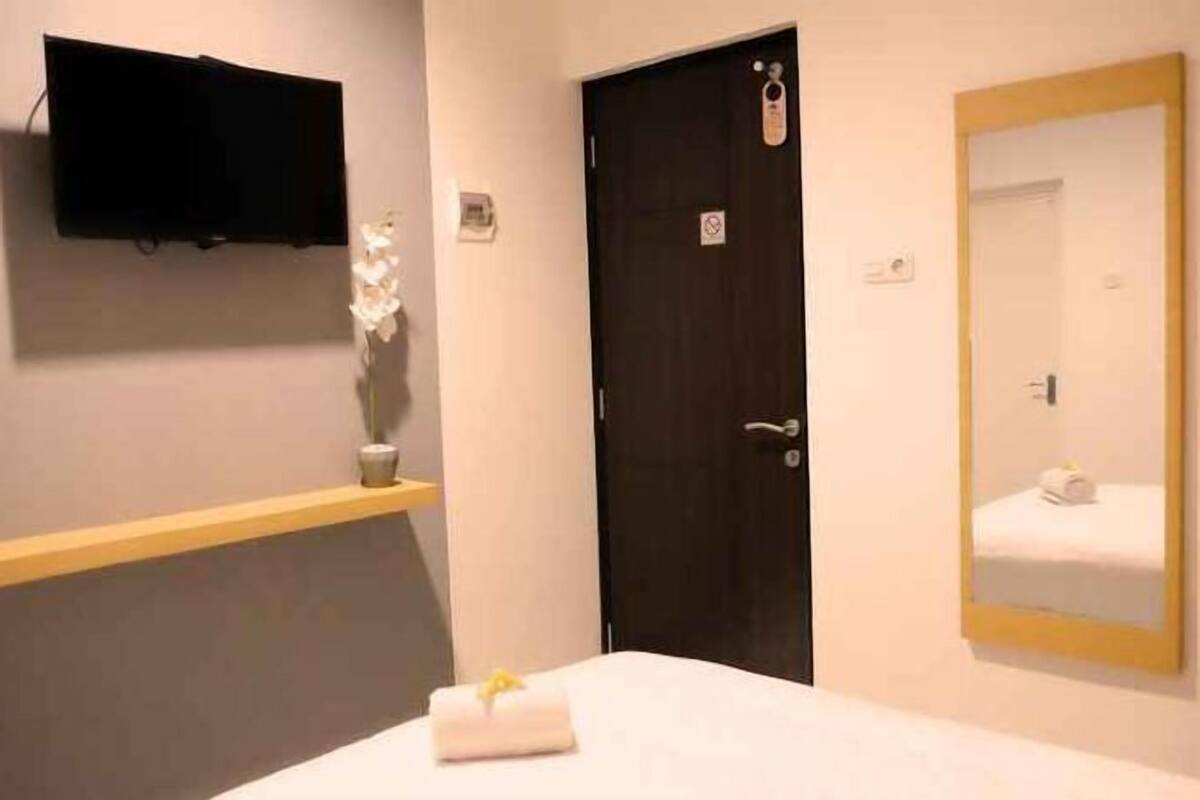 Escrivaninha, Wi-Fi de cortesia, roupa de cama