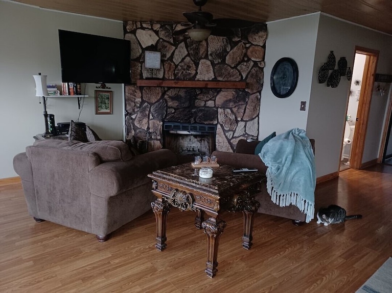 This Is A Vacation Spot With A Million Dollar View! - Fox Lake, IL