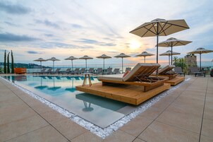 Piscina exterior sazonal 