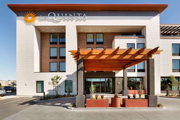La Quinta Inn & Suites Santa Rosa Sonoma - Napa Valley, CA