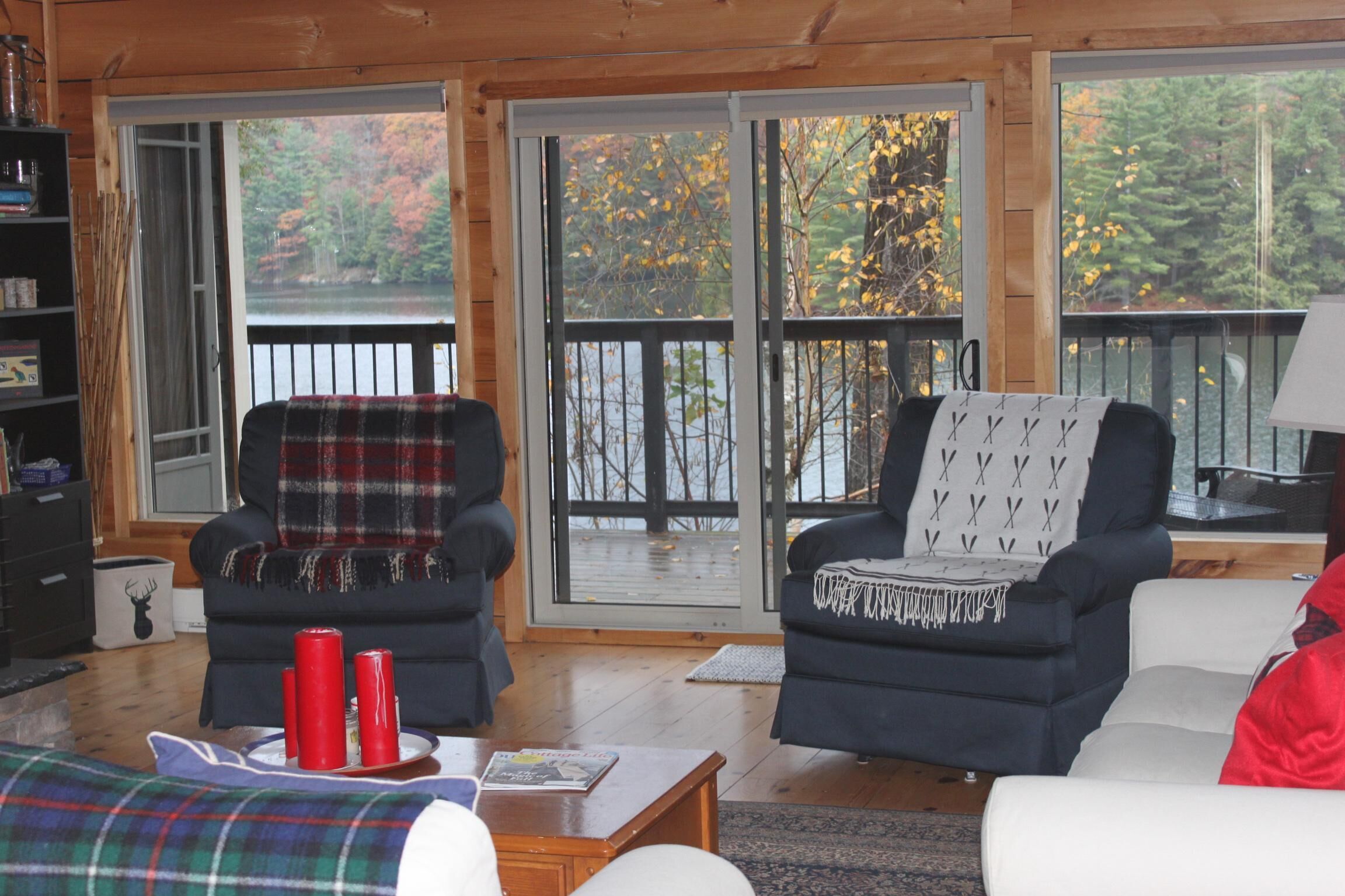 Lovely Family Cottage Escape, 6 Bdrms, 3bath, Hot Tub, Muskoka Room, Sunsets! - Ontario