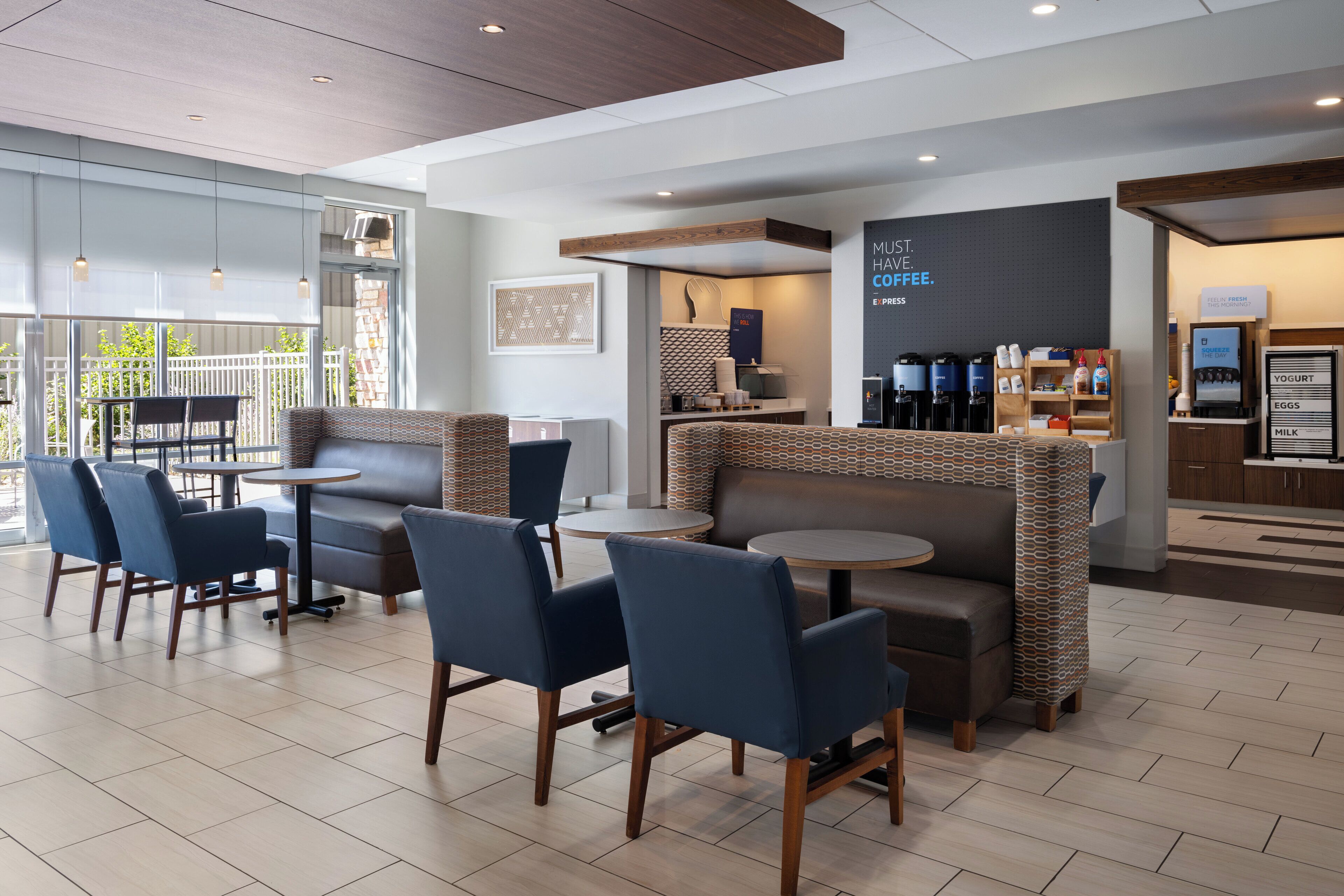 Pequeno-almoço tipo buffet incluído 