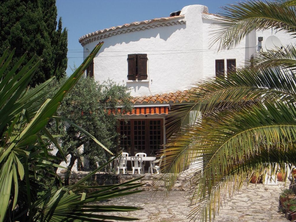 Holiday Home On A Quiet, Shady, Private Property - Arles