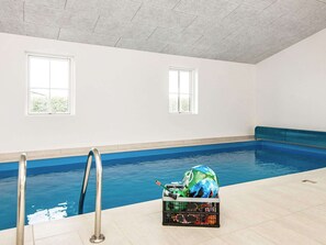 Casa | Piscina | Piscina interna, piscina externa