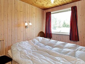 4 quartos, berços/camas para crianças 