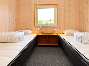 3 quartos, berços/camas para crianças 
