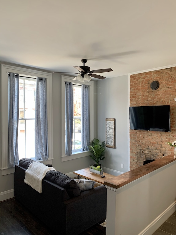 Canary Cottage In The Heart Of Mainstrasse Village - Covington, KY