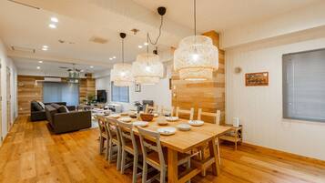 Apartamento Básico, não fumadores (Private One Floor) | Refeições no quarto