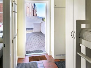 2 quartos, berços/camas para crianças 
