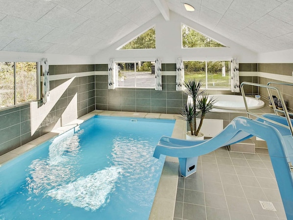 Casa | Piscina | Piscina interior, piscina exterior 