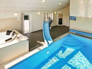 Casa | Piscina | Piscina interna, piscina externa