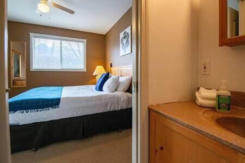 Hotel Style Suite | New Mattress | Private - Fernie