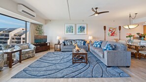 Condo, 2 quartos | Área de estar | Smart TV