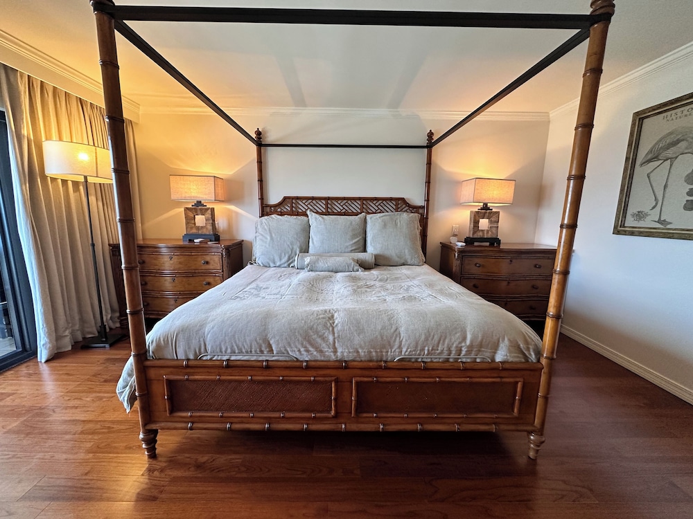 "Breakers East 1001 Gulf Front 3 Br/2ba-covered Parking Beach Setup Included - Destin, FL