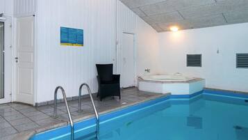 Casa | Piscina | Piscina interior, piscina exterior