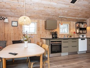 Casa | Cozinha privada | Cadeirão de bebê