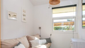 2 quartos, berços/camas para crianças 