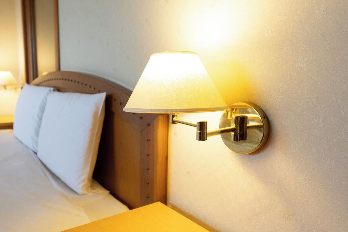 Secretária, Wi-fi grátis, roupa de cama fornecida