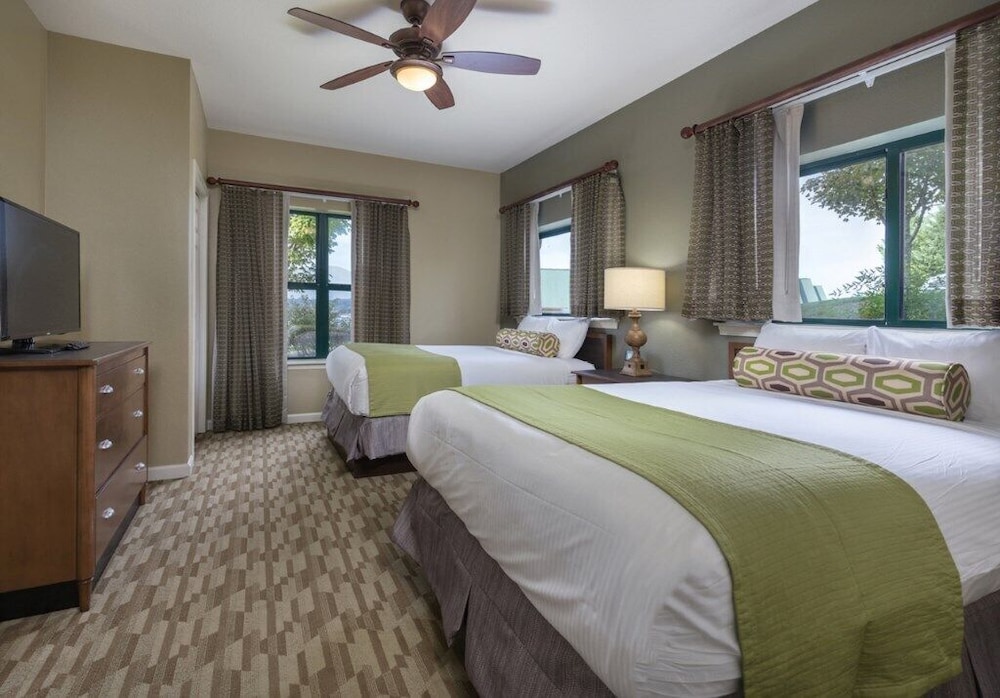 Comfortable Club Wyndham Smoky Mountains, 2 Bedroom Condo - Sevierville, TN