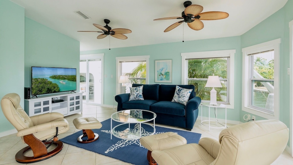 **Tidewater Views @ Venture Out** 2br/2ba Cottage + 35 Private Slip | 80 Pool - Florida Keys