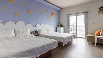 Quarto quádruplo, sacada, vista para o oceano | Cortinas blackout, Wi-Fi de cortesia, roupa de cama