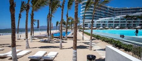 Apartamento, 1 quarto, acessível, fumadores | Praia | Na praia, toalhas de praia