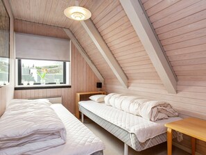 3 quartos, berços/camas para crianças 