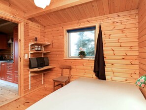 3 quartos, berços/camas para crianças 
