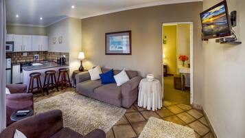 Quarto, 1 quarto, fumadores | Sala de estar | Televisor