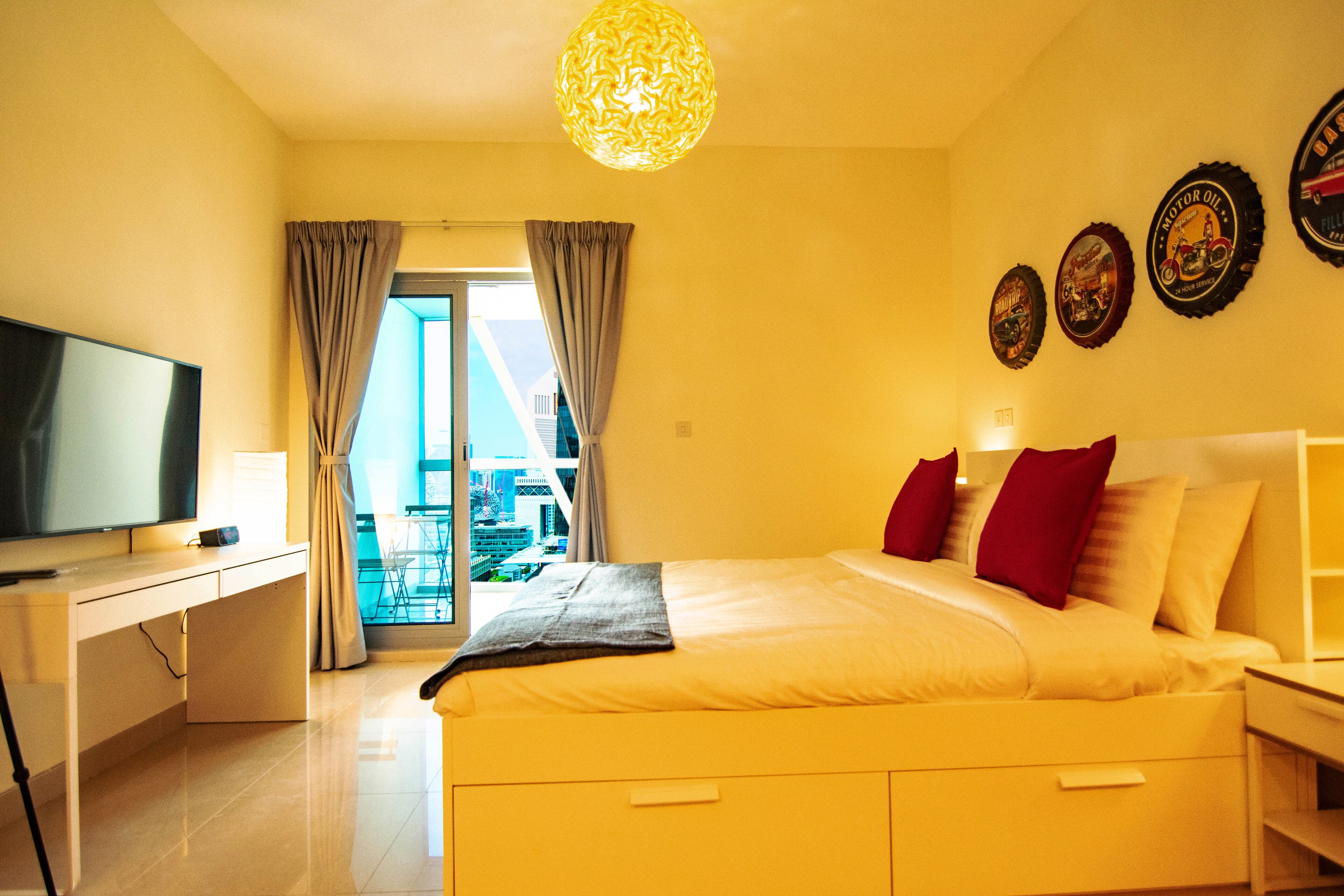 lux-bnb-park-towers-stylsih-studio-in-dubai-find-hotel-reviews-rooms