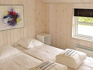 3 quartos, berços/camas para crianças 