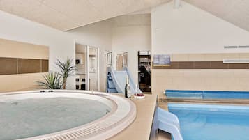 Casa | Piscina | Piscina interior, piscina exterior