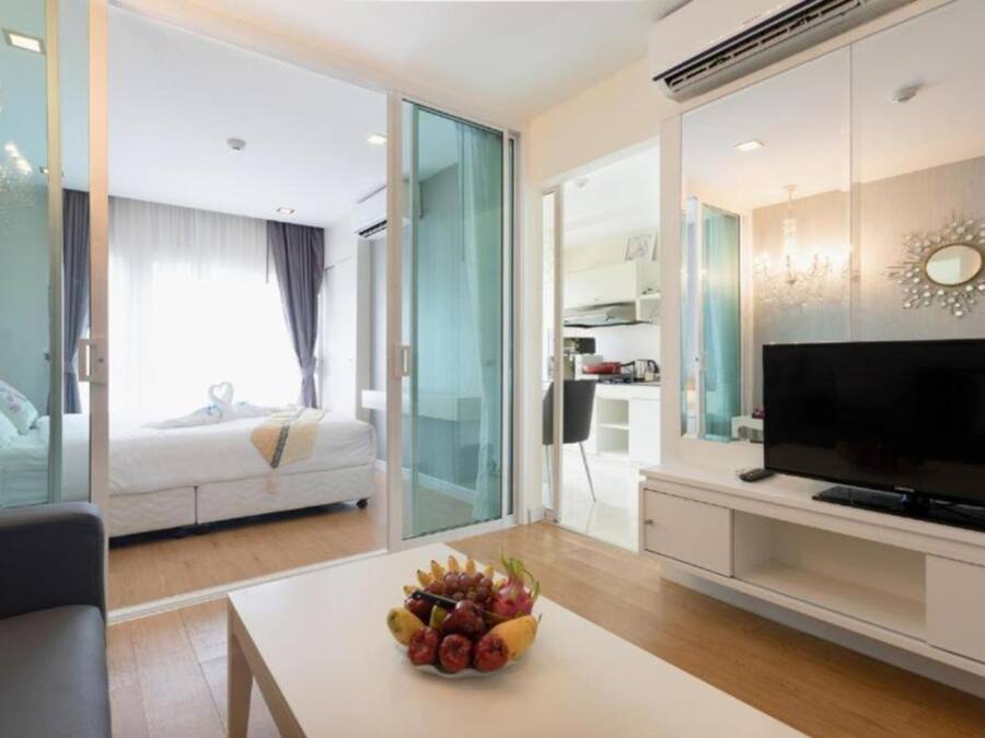 Apartamento | Sala de estar | Televisor