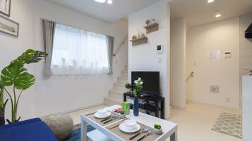 Apartamento, 1 quarto | Refeições no quarto