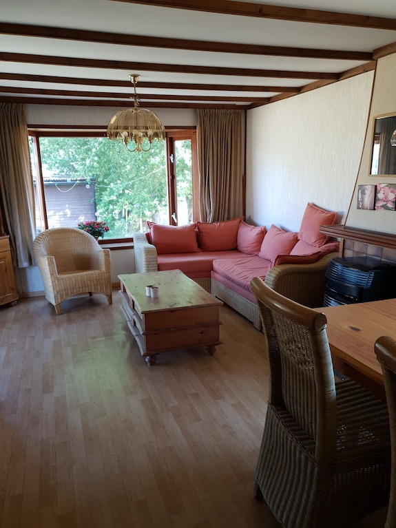 Mobile Home, For 2 Adults And 3 Children, Surrounded By Meadows With Animals - Allier