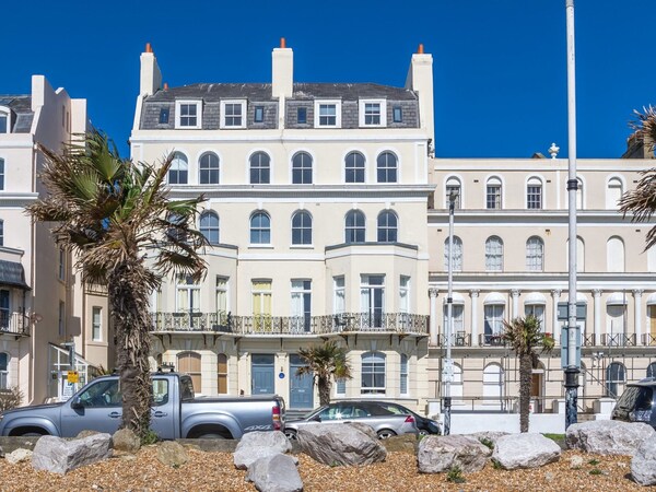 Apartment In Folkestone Near Sandgate Beach - Folkestone