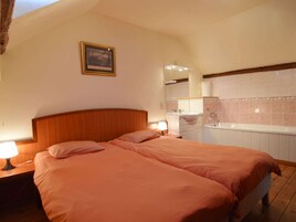 Casa | 11 quartos, com mobília individualizada, roupa de cama fornecida 