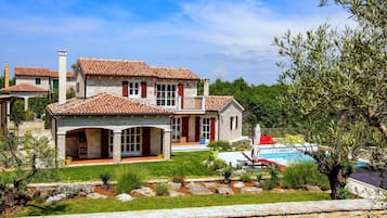 Villa | Exterior