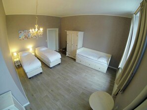 Casa | 15 quartos, com mobília individualizada, roupa de cama fornecida 