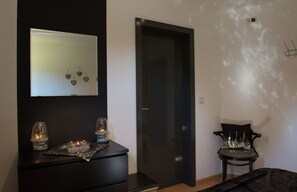 Casa | 4 quartos, com mobília individualizada, ferro/tábua de engomar 