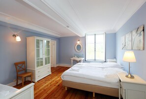 Casa | 12 quartos, individualmente mobiliados
