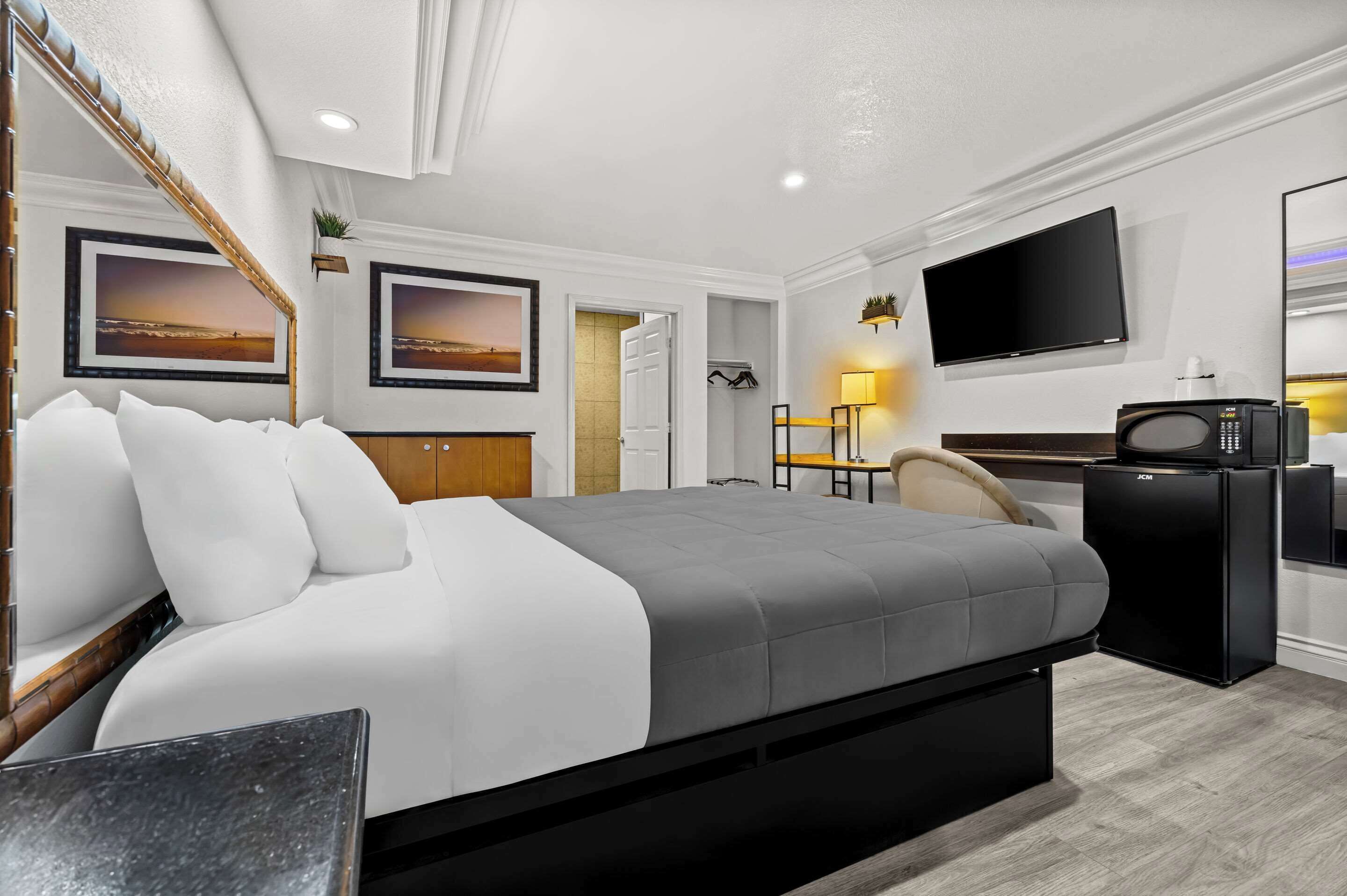 Quarto, 1 cama king-size, acessível, não fumadores | Wi-fi grátis, roupa de cama fornecida 