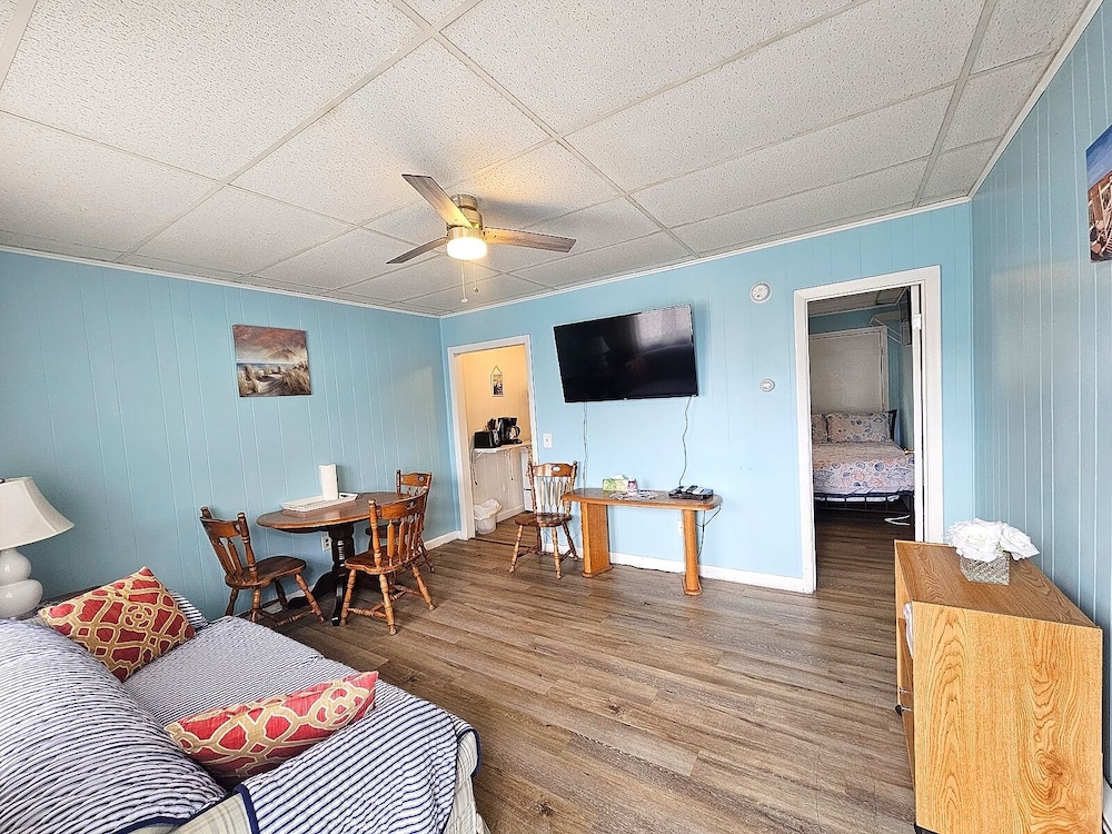 350 Yards To The Beach. Pet Friendly! - Orient Express, Old Orchard Beach