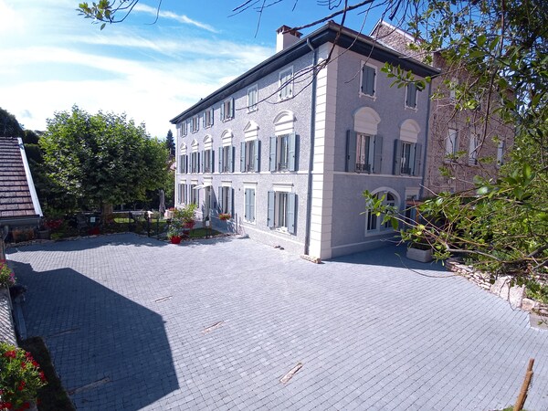 A Deux Pas Du Rhéby - Ain