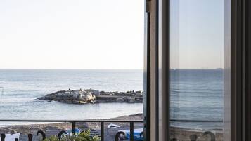 Apartamento, 3 quartos | Vista da sacada